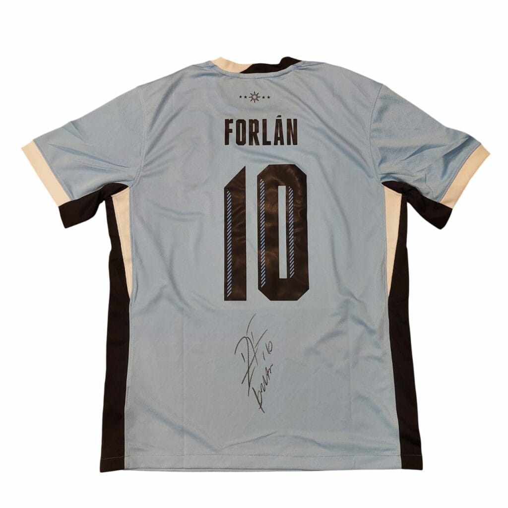 DIEGO FORLAN SIGNED URUGUAY FOOTBALL SHIRT - Grandstand Memorabilia